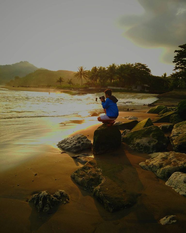 43 Wisata Pantai Di Tulungagung Paling Hits - LiburMulu.Com